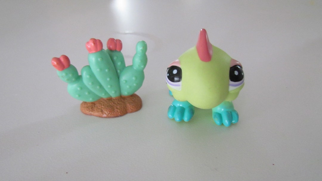 Hasbro Littlest Pet Shop Series Collectible Bobble Head Gecko With ...
