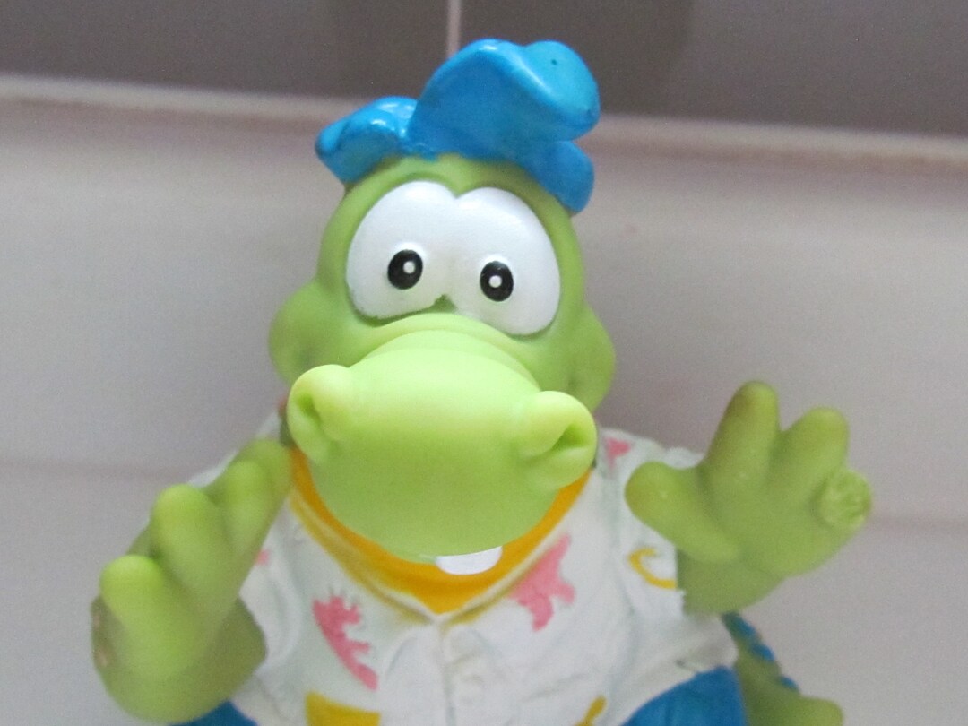Vintage 90's MTV Eureka's Castle Magellan the Dragon Vinyl Hand Puppet ...