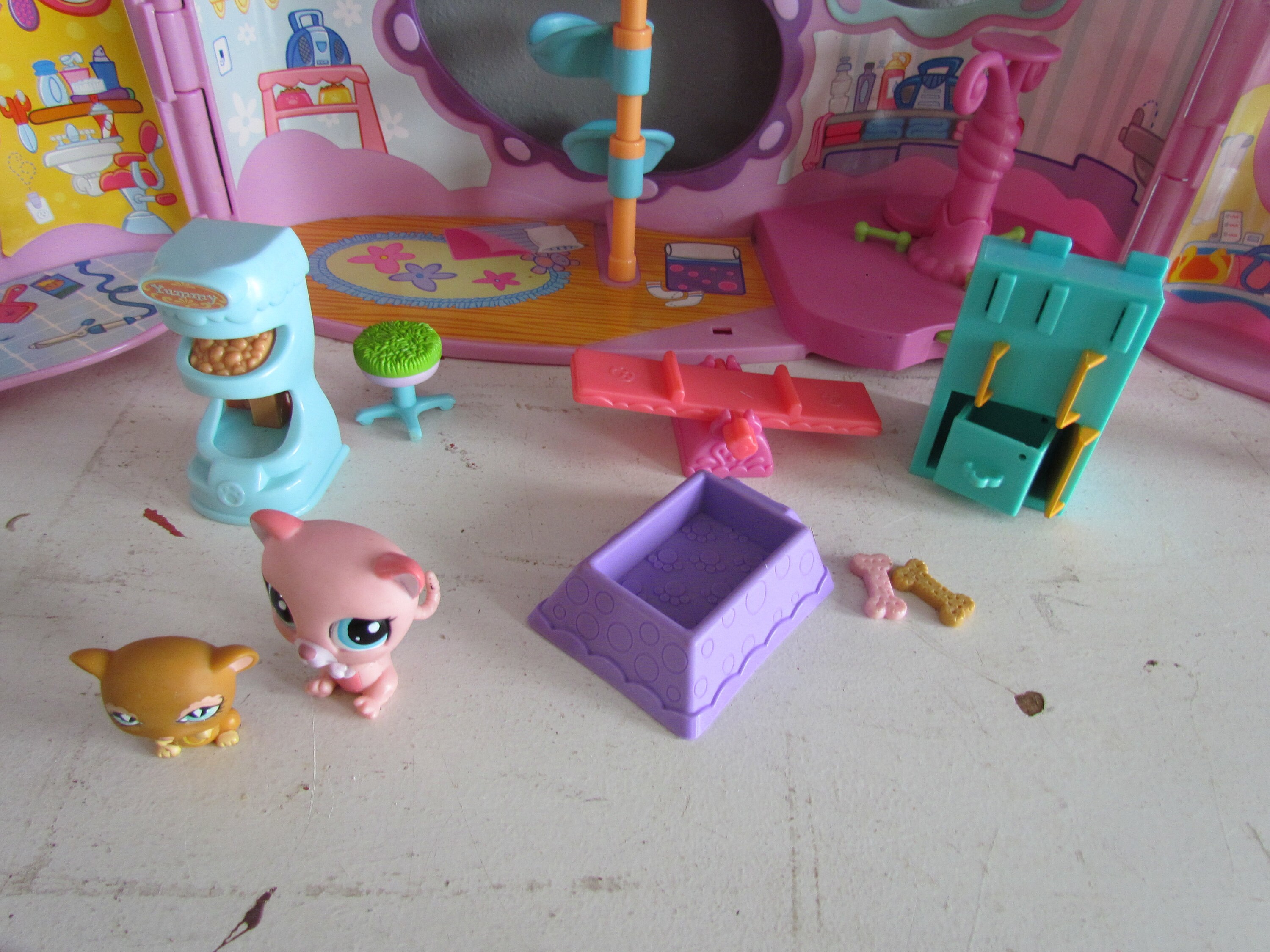 Hasbro Littlest Pet Shop Tail Waggin Fitness Club Playset LPS Rare Find ...