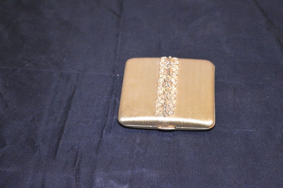Vintage Avon Powder Compact - Gem