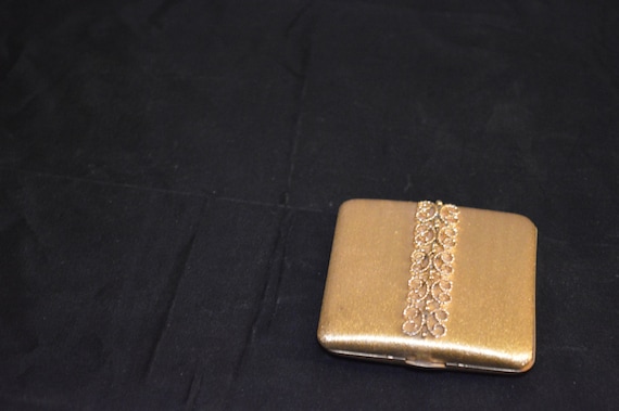 Vintage Avon Powder Compact - Gem