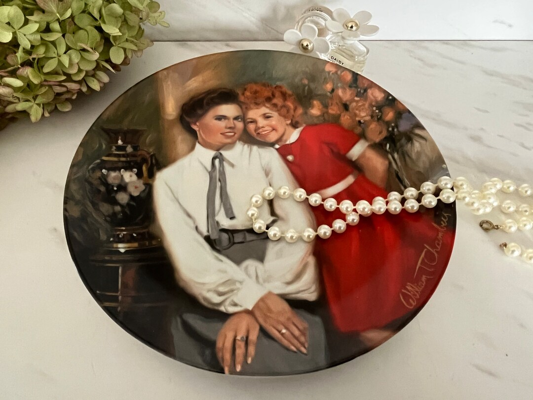 Annie Collector Series Collection Collectible Plate” Annie and Grace ...