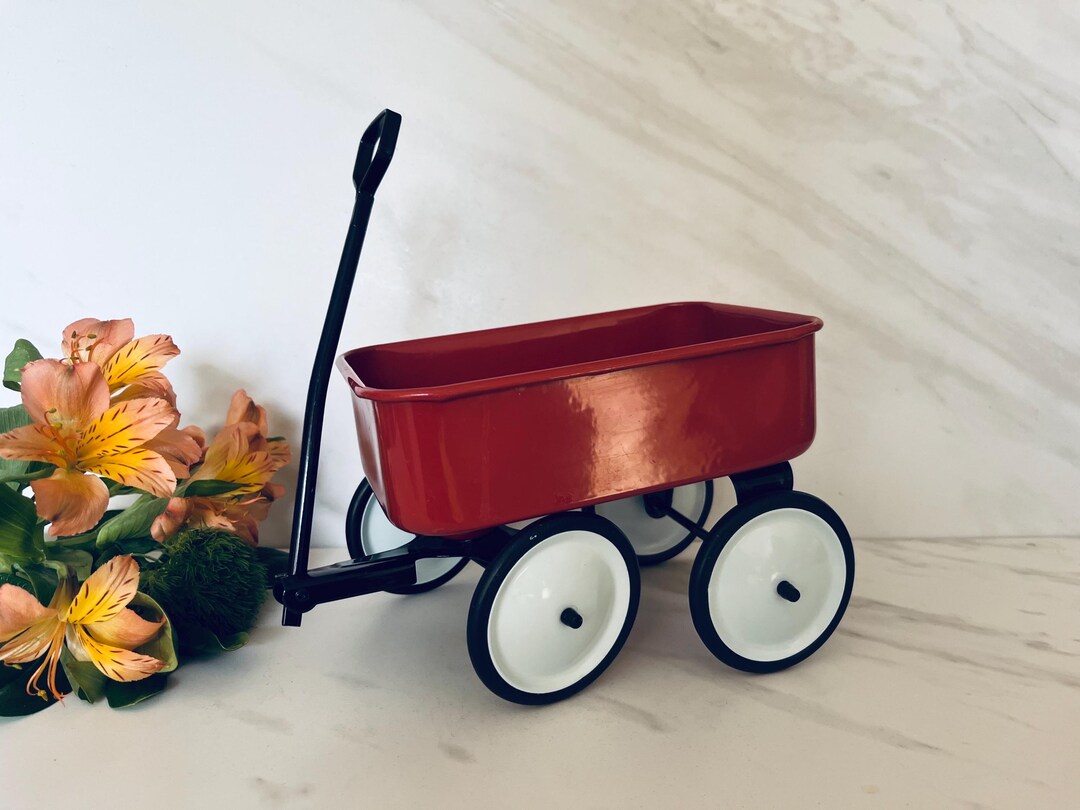 Red Wagon Classic Red Finish Red Metal Wagon. Marked Telefloral on ...