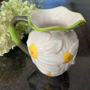 Telefloral Daisy Flower Pitcher or Vase Vintage Ceramic. Lemonade, Ice ...