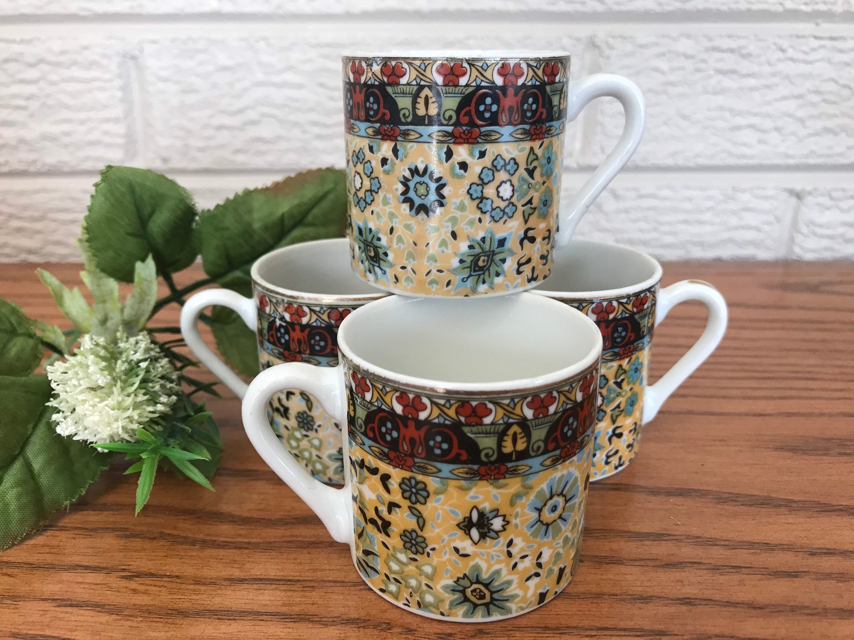 Antique Porcelain Handpainted Miniature Tea Cups. Makers Mark - Etsy.de