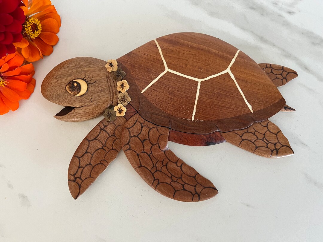 Hawaiian Designs Wooden Art Inlay Wall Turtle. Signed on Back by Artist ...