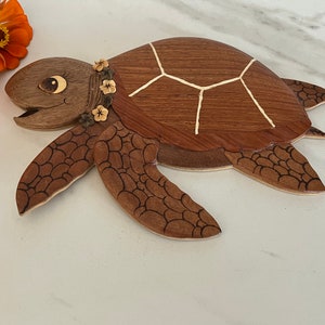 Hawaiian Designs Wooden Art Inlay Wall Turtle. Signed on Back by Artist ...