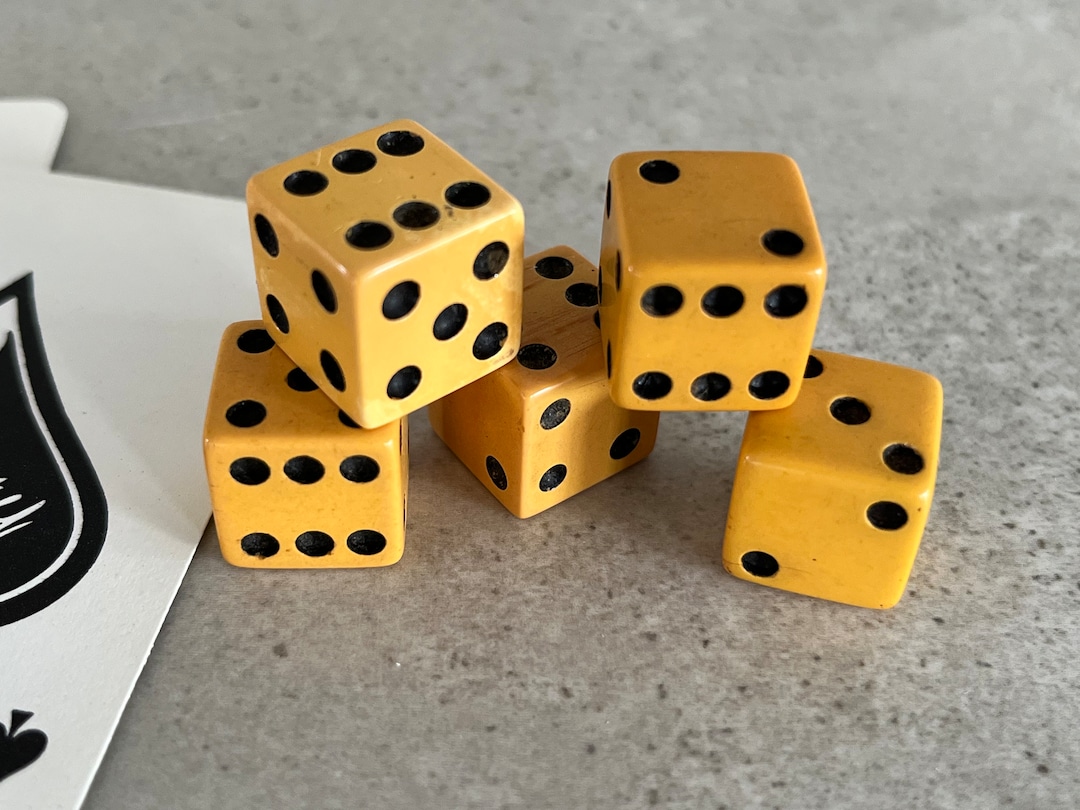 Bakelite Vintage Antique Butterscotch Bakelite Dice Assortment. Set of ...