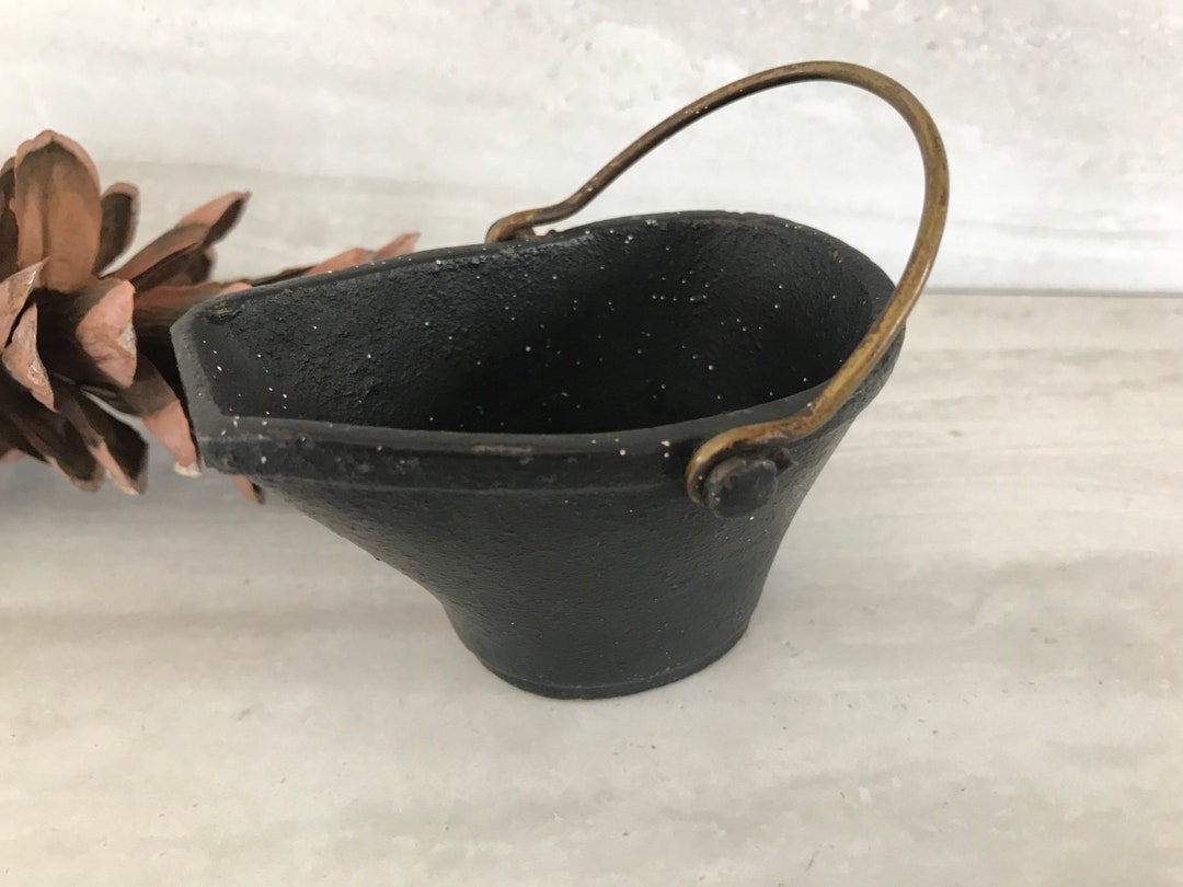 Miniature Black Cast Iron Coal or Cinder Bucket. Doll House Miniature ...