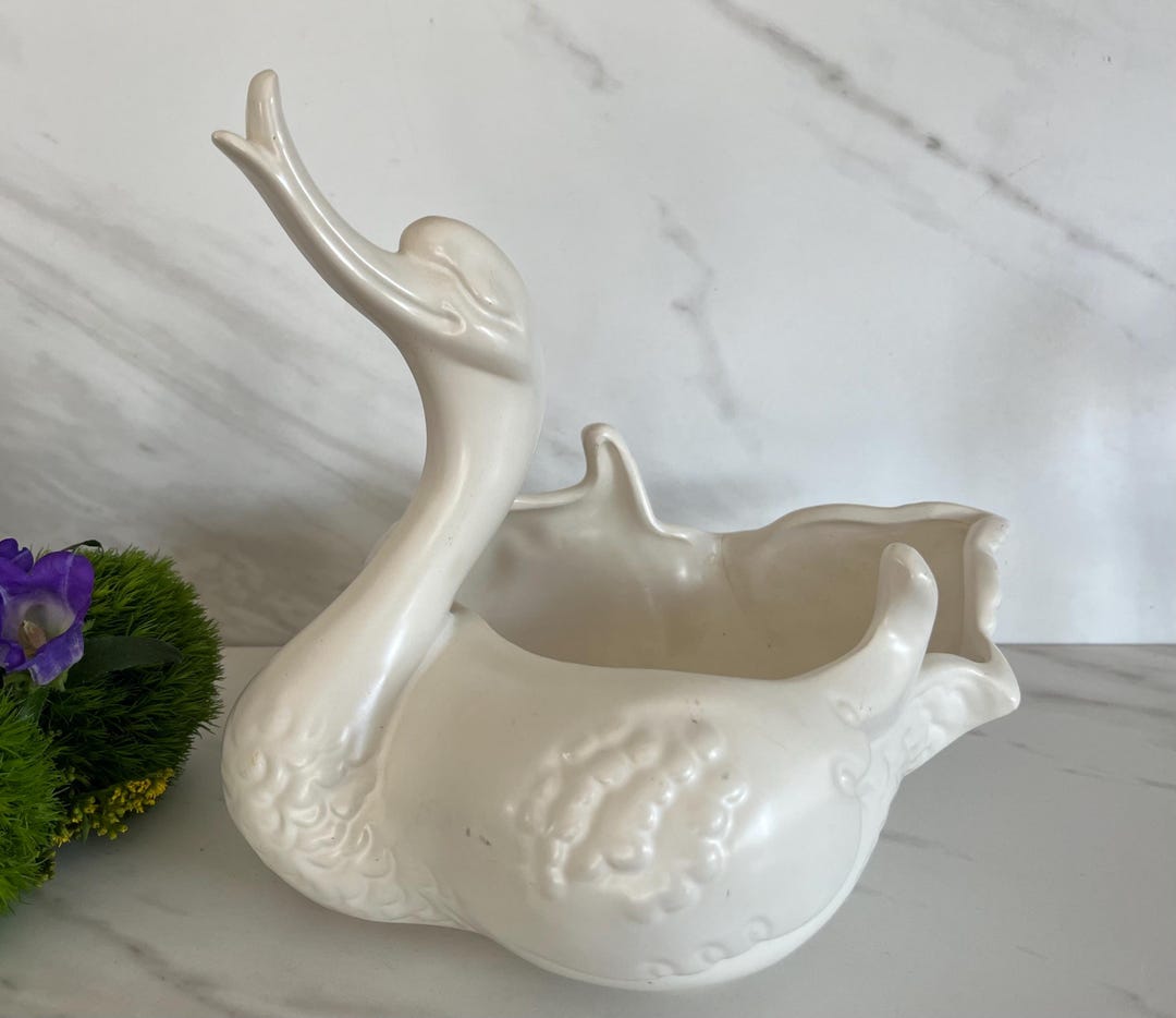 Vintage Hull Swan Stunning!! Hull Pottery Mid Century Modern Swimming ...