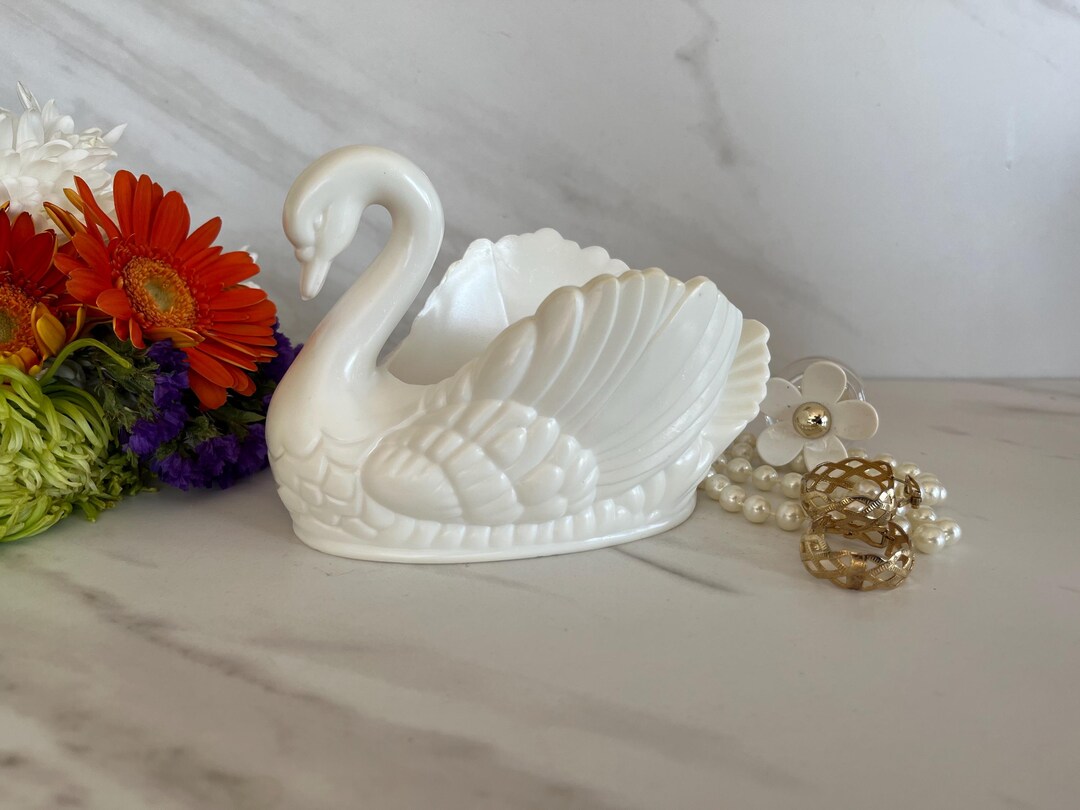 Regaline Vintage Plastic Swan 1950’s Gorgeous White Ornate Swan - Etsy