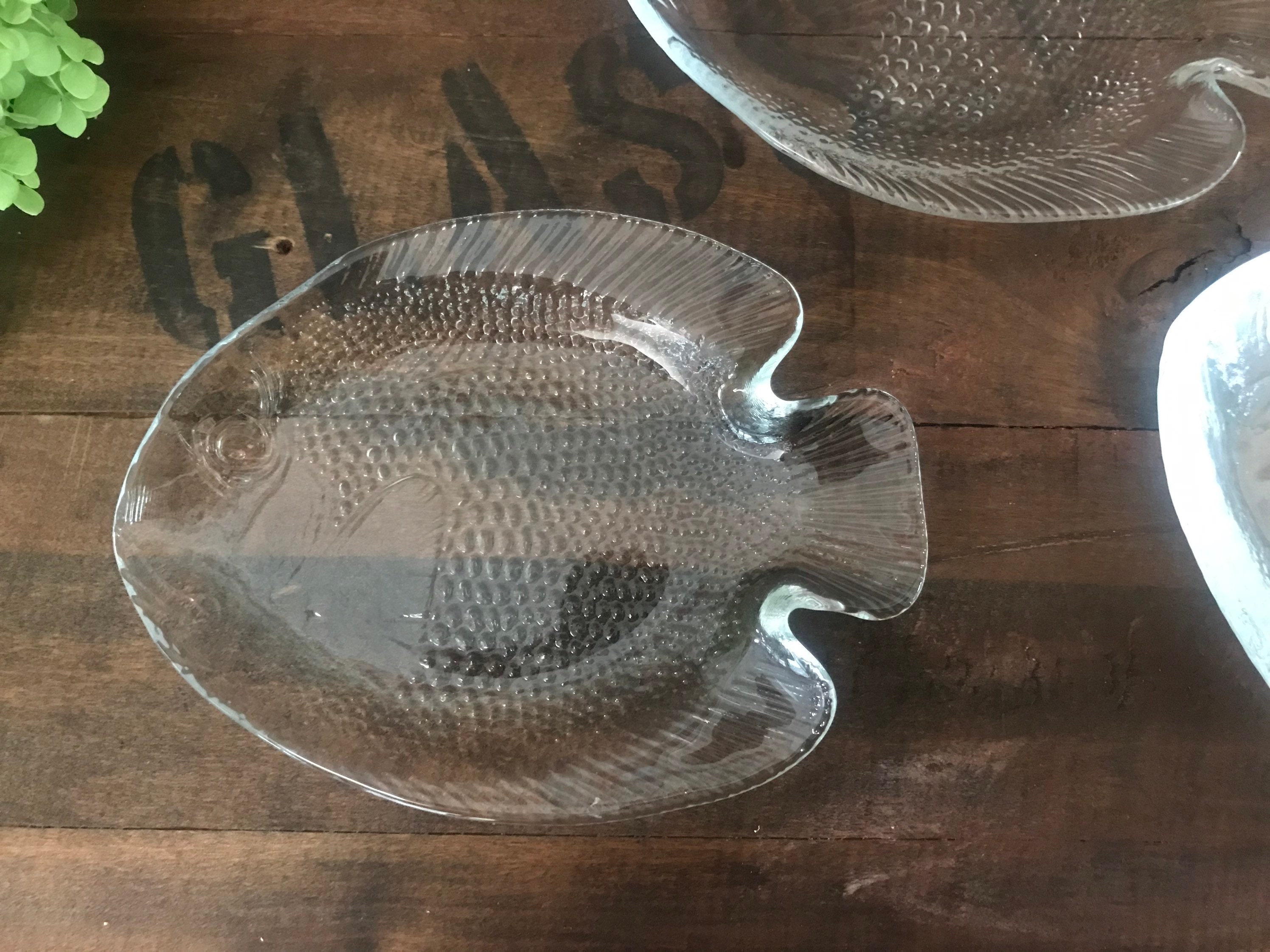 Vintage American Glass Clear Glass Fish Shaped Snack Dishes. Textured ...