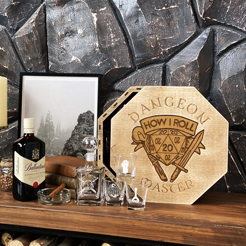 Dnd Christmas Whiskey Decanter Set Dungeons and Dragons - Etsy