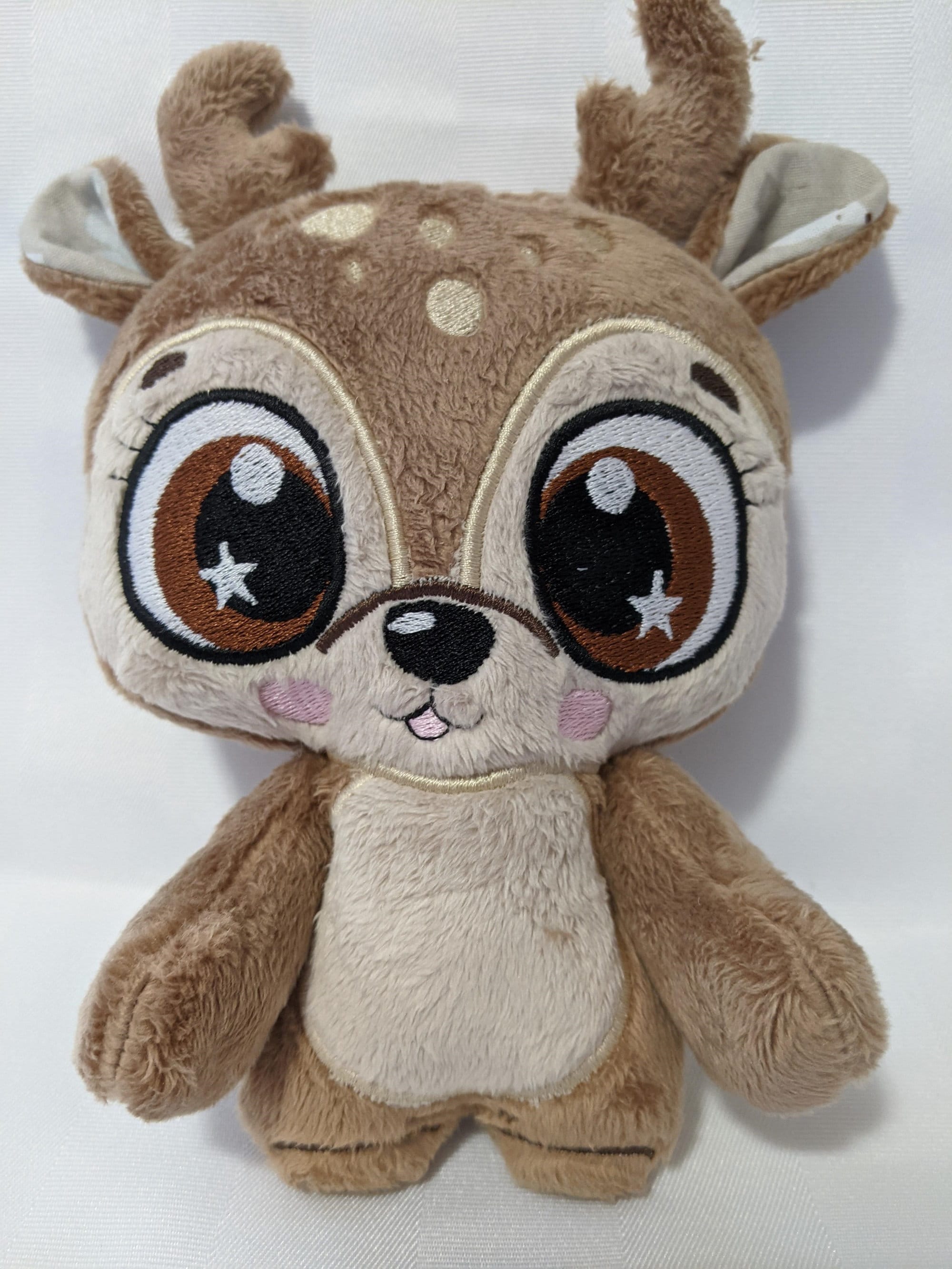 Embroidery File, PLUSH CERF, 16x26cm Frame With a Few Small Seams in ...