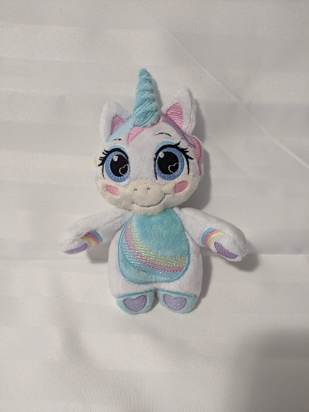Embroidery File, PLUSH UNICORN, 16x26cm Frame With a Few Small Seams in ...