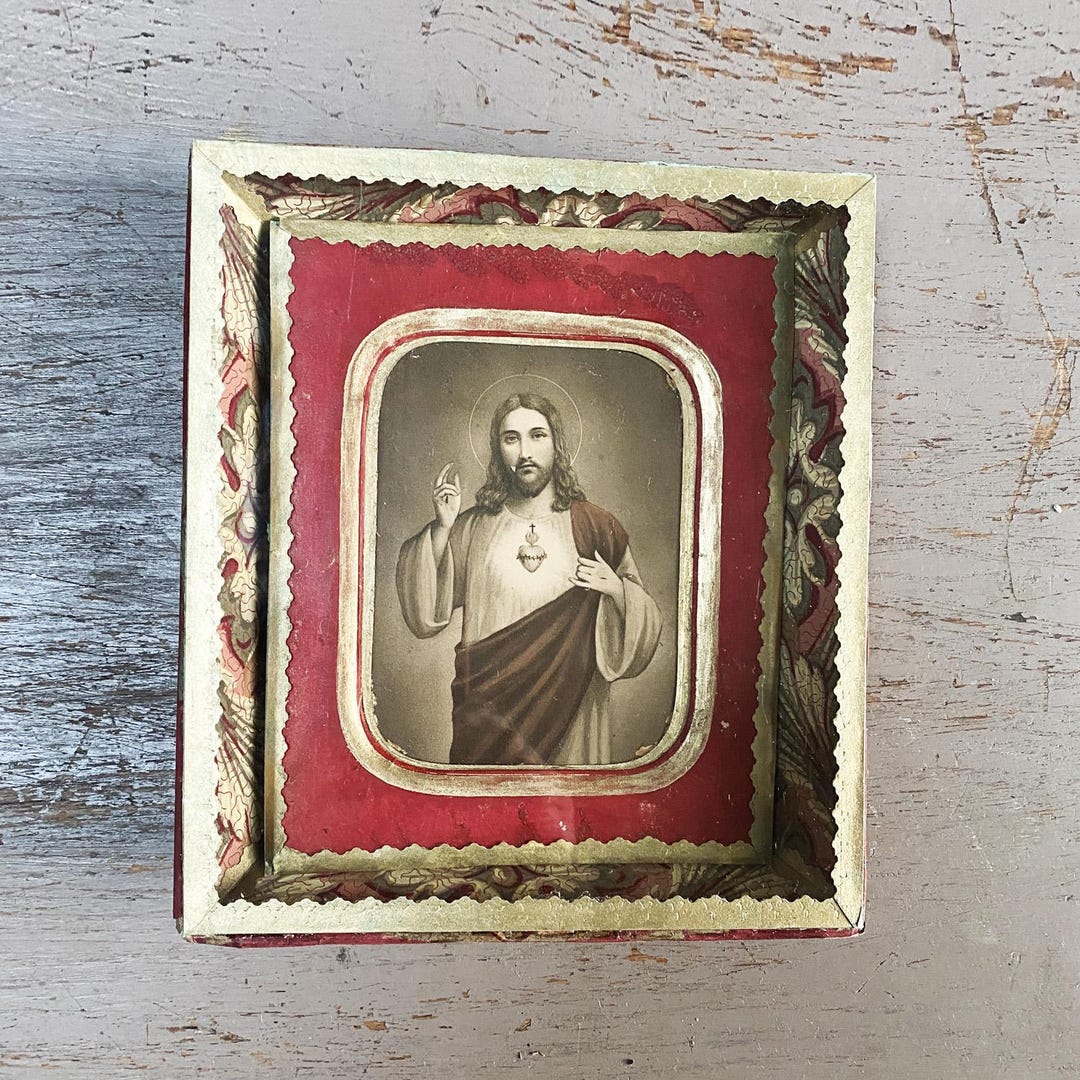 Religious Diorama Christ With the Sacrificed Heart - Etsy