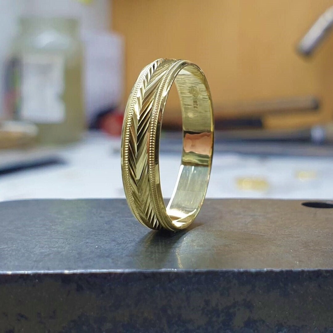 9K or 18K Solid Gold Wedding Band in 345MM / Arrow Pattern Milgrain ...