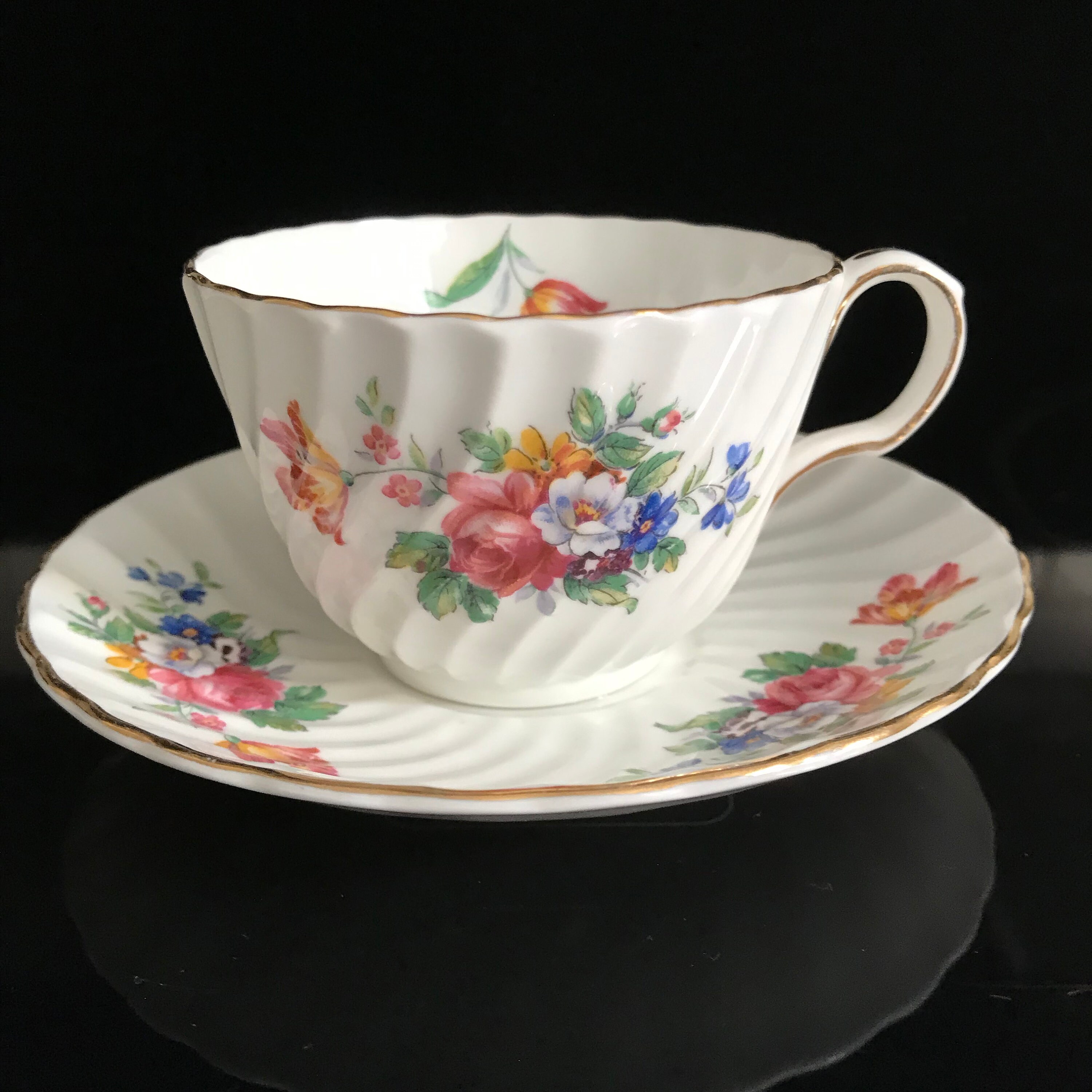 Home & Living Drinkware AYNSLEY COLLECTIBLE TEACUP~ Teacup & Saucer ...
