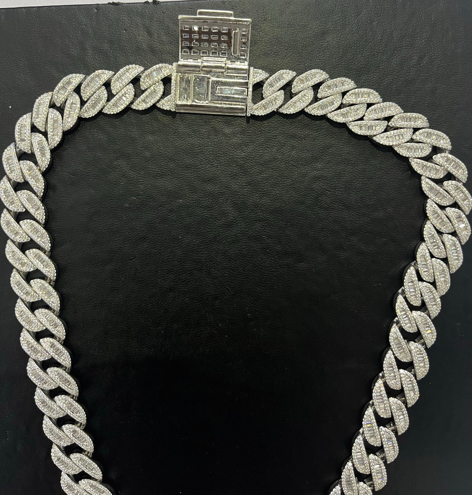 Men's Miami Cuban Link With Bugatti Moissanite Diamond Chain Necklace ...