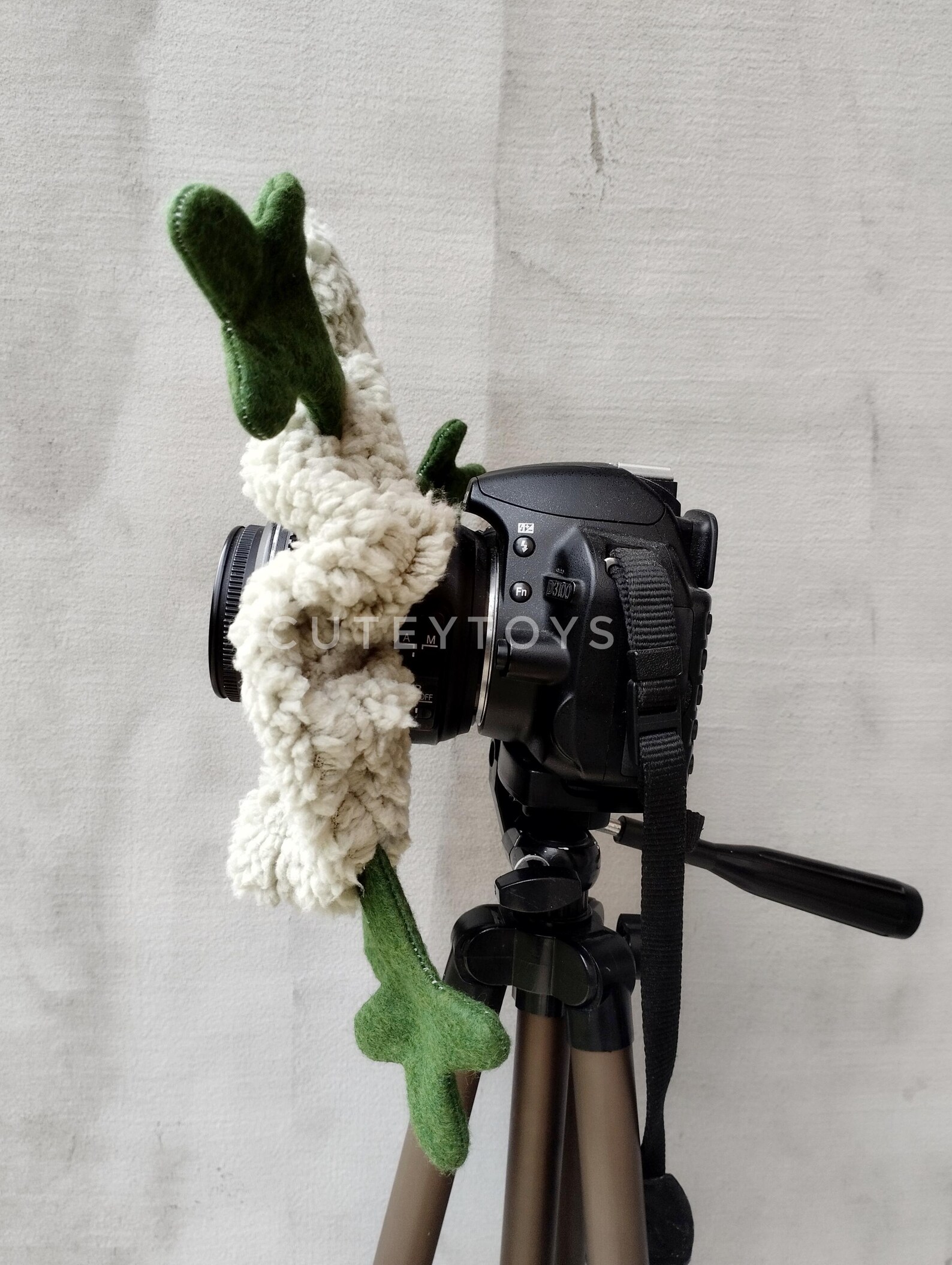 Plush Frog Toy Shutter Hugger Wrap for Camera Photographer's Tools With ...