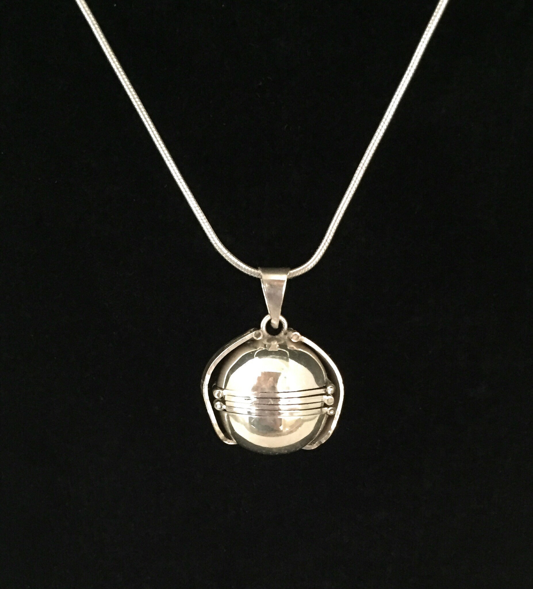 Multiphoto Locket of Sterling Silver, Photo Ball Locket, 6 Photo Locket ...