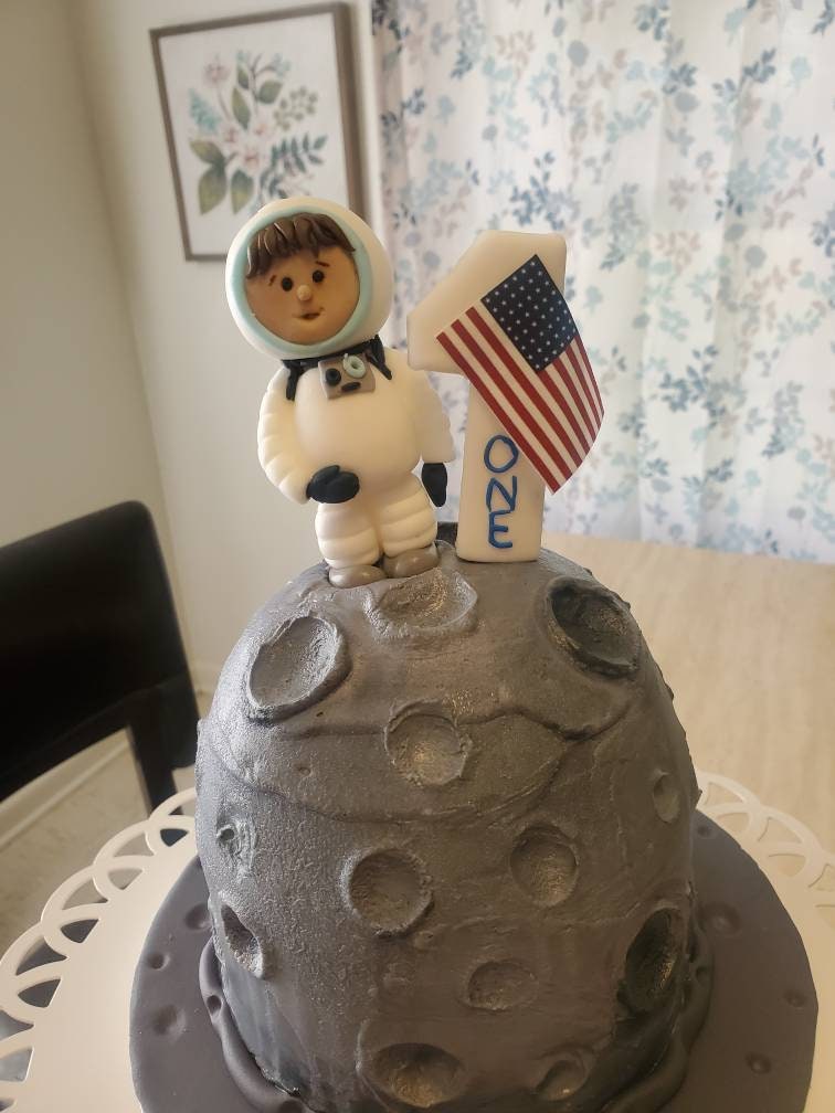 Party Supplies Paper & Party Supplies Moon rocket galaxy fondant cake ...