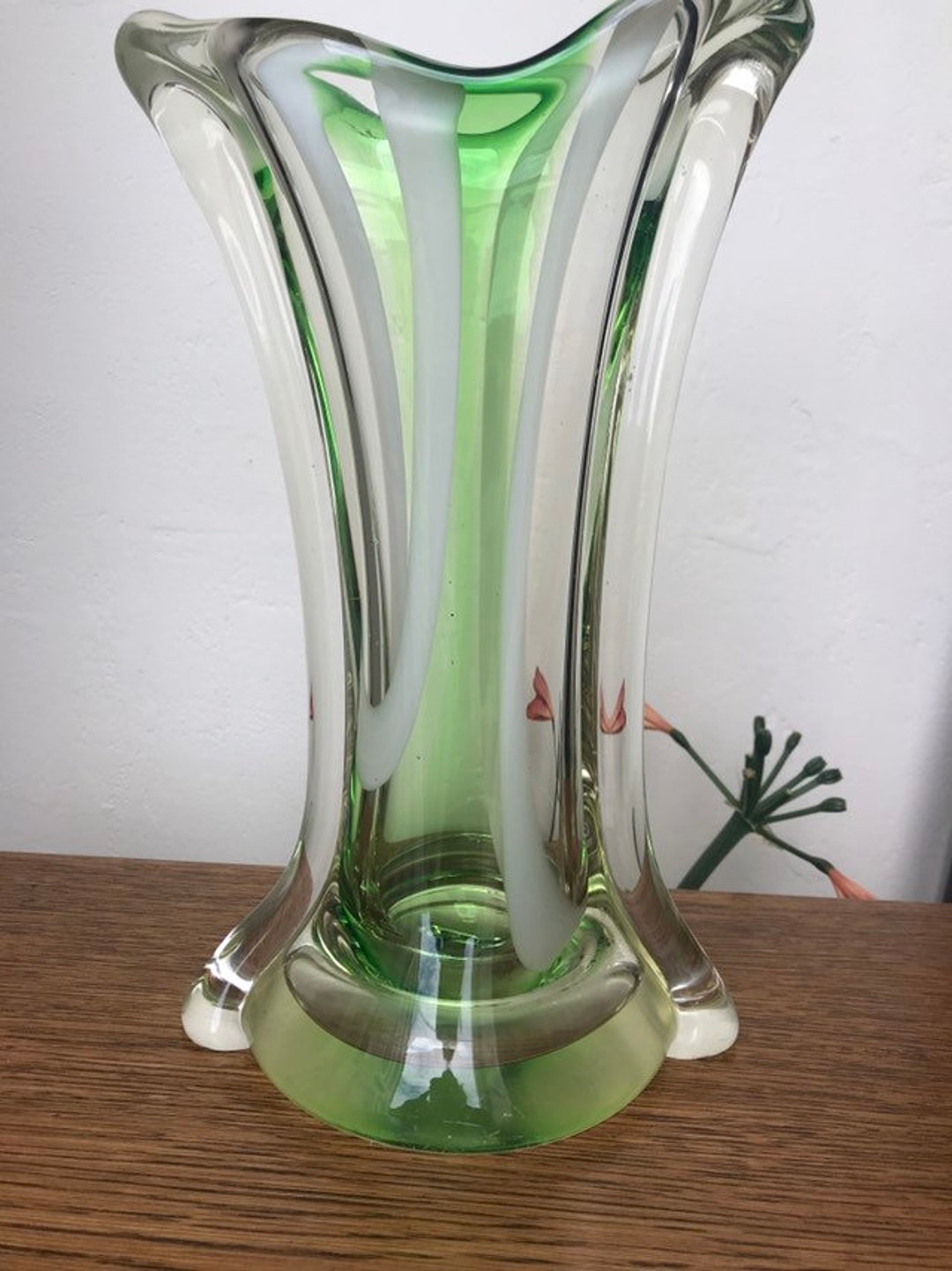 Stunning Vintage Art Glass Vase - Etsy