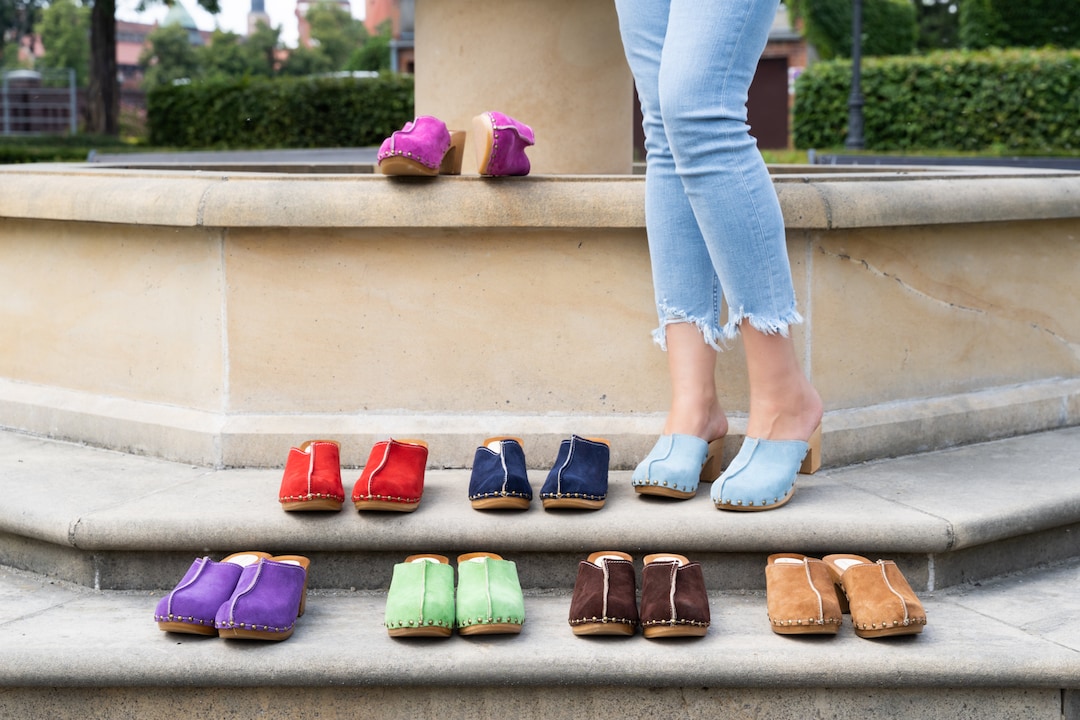 Nuevo tacón Zuecos suecos Zapatos de verano para mujer Tacones de cuero ...