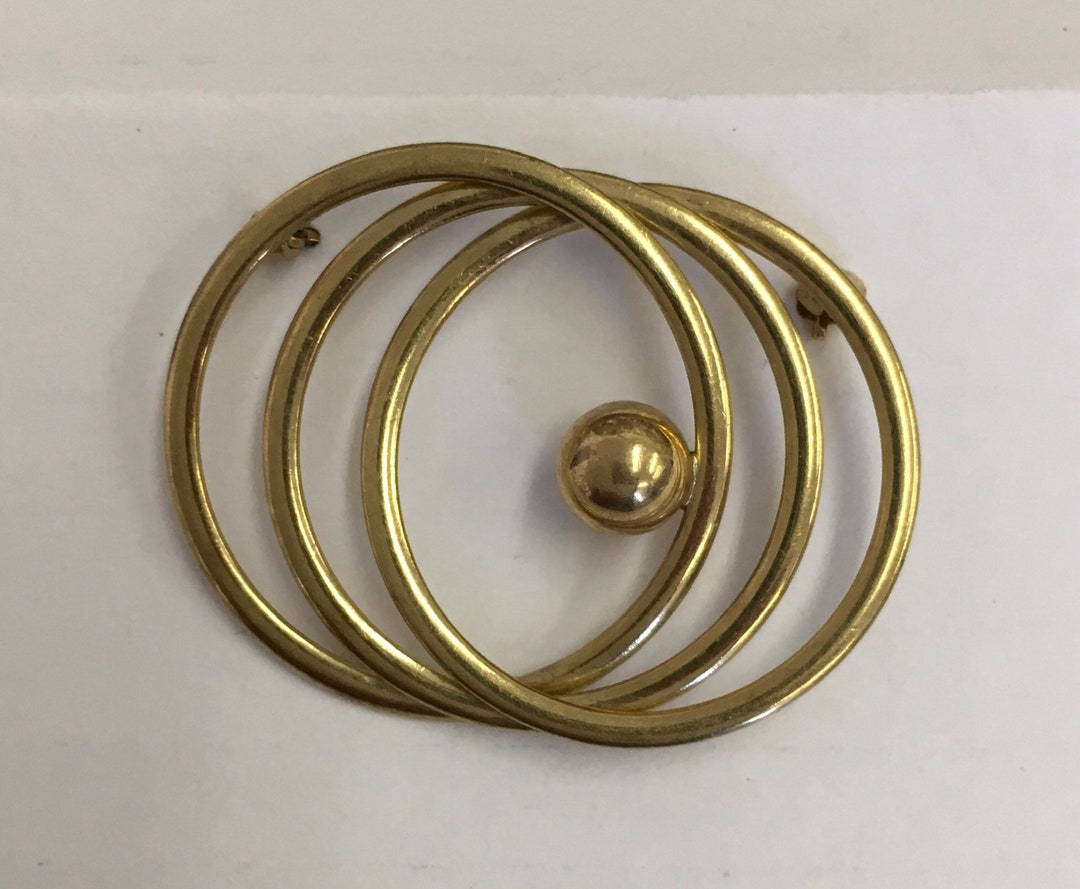 Three Circle Pin With Ball in 10 Karat Yellow Gold - Etsy