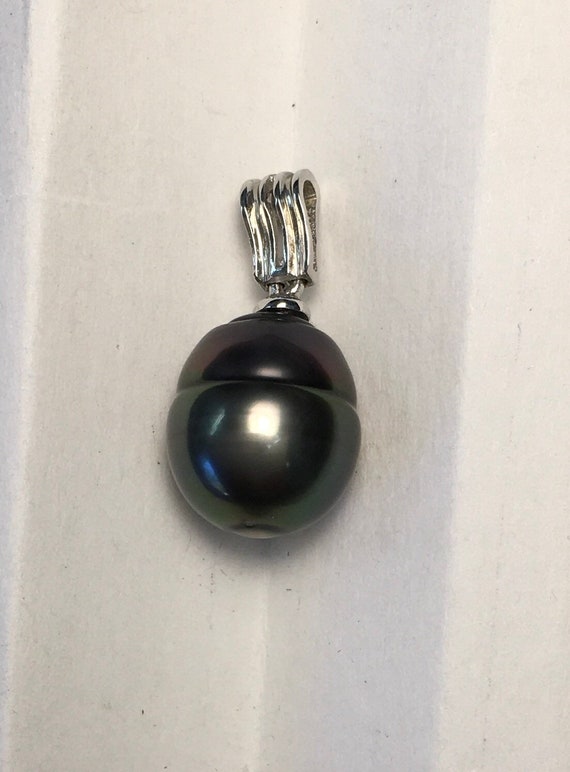 Black Tahitian circle pearl pendant - Gem
