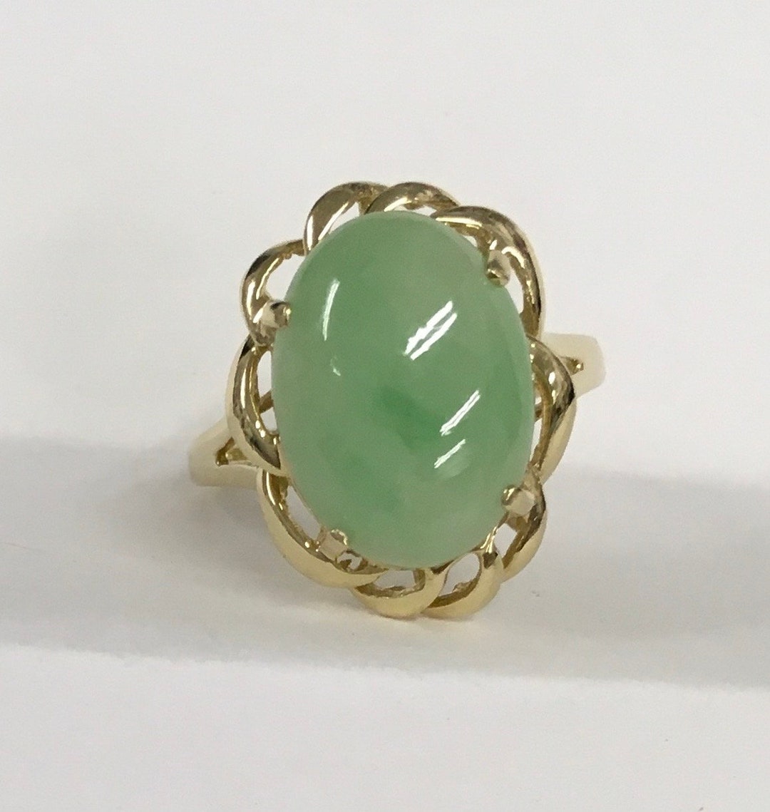 Jadeite Jade Ring in Light Weight Gold Mounting - Etsy
