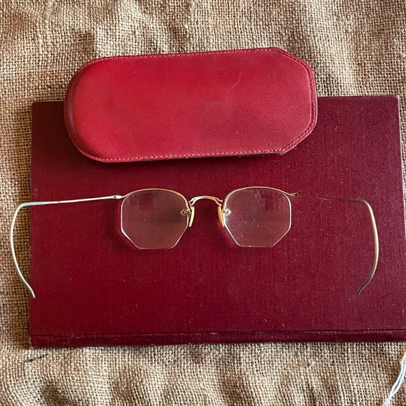 Antique Collectible Eyewear Glasses Gem