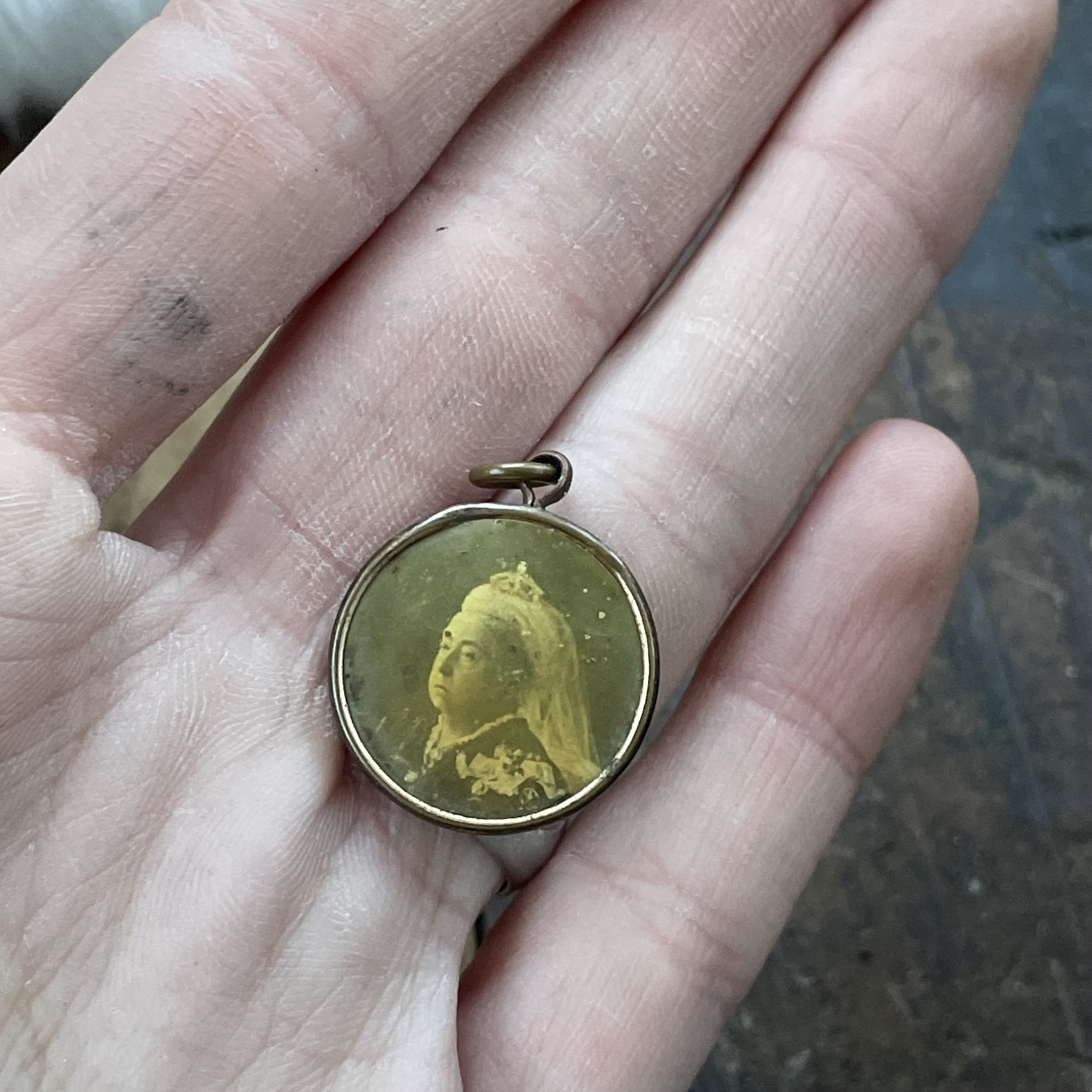 Antique Queen Victoria Memorial Photo Locket - Etsy