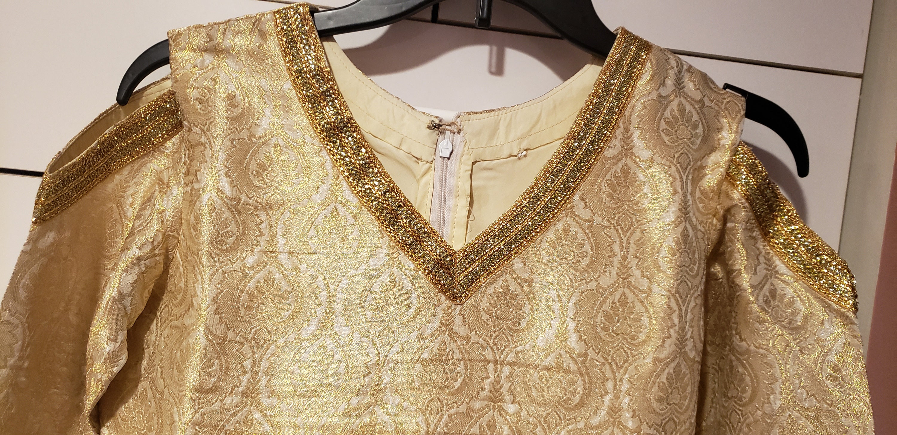 Pakistani / Indian Women's Golden Jamawar and Net 2 Piece Suit With ...