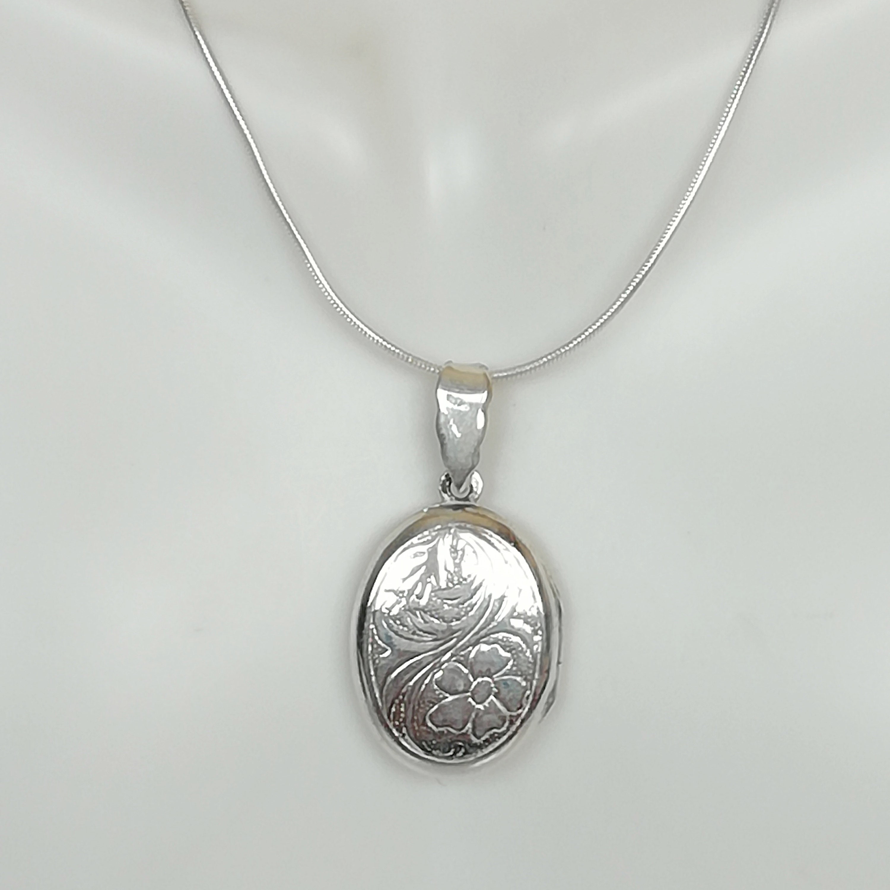 Silver Locket - Neck Locket Charm - Photo Pendant - Gift for A Loved ...