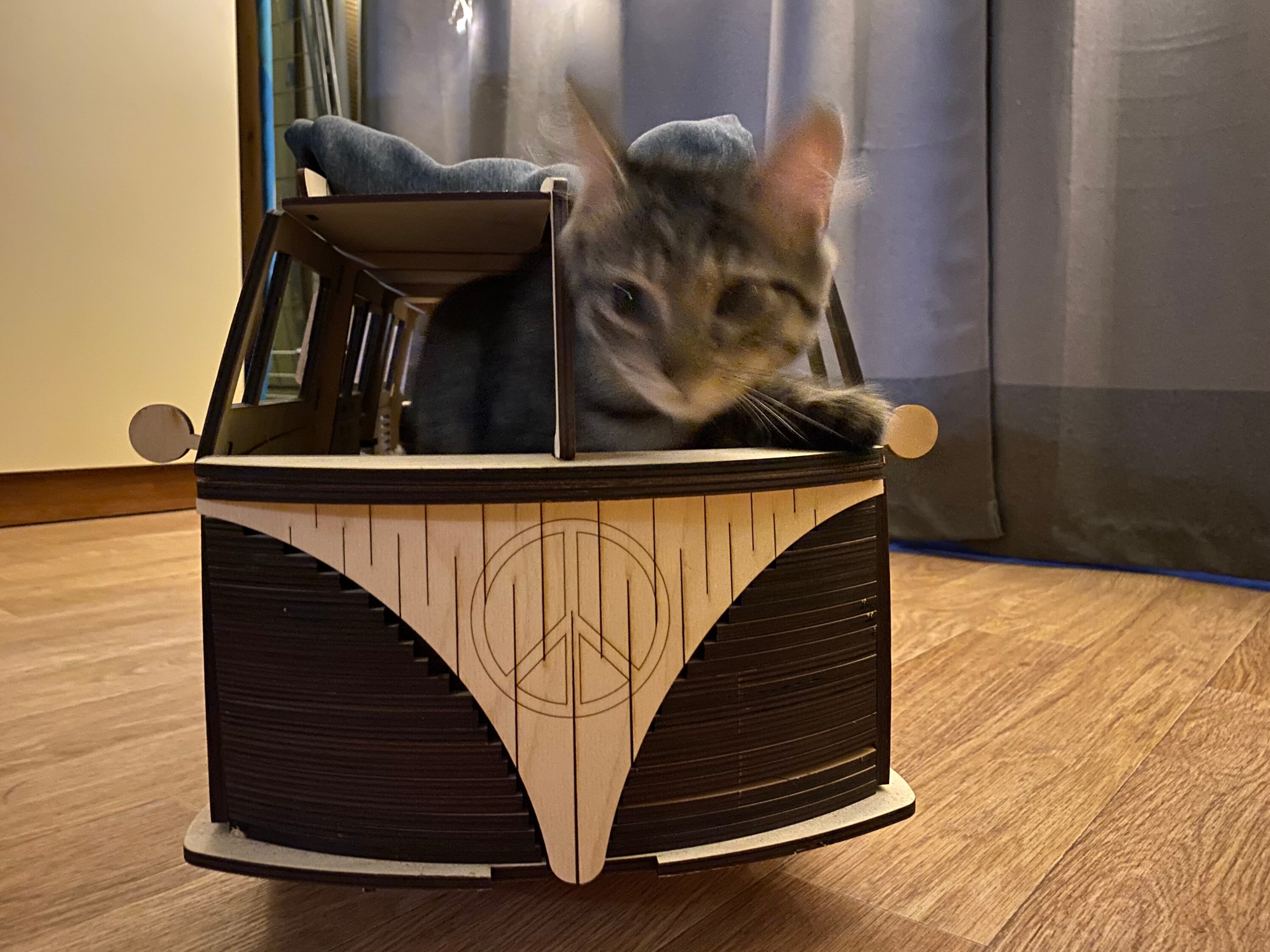 Unique classic VW bus pet house | Etsy