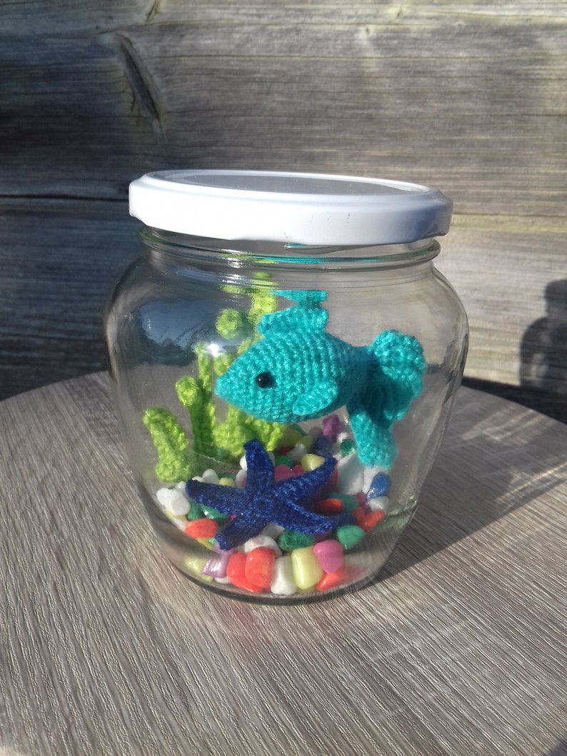 Small Aquarium Set Set With Mint Fish Starfish Water Grass and Aquarium ...