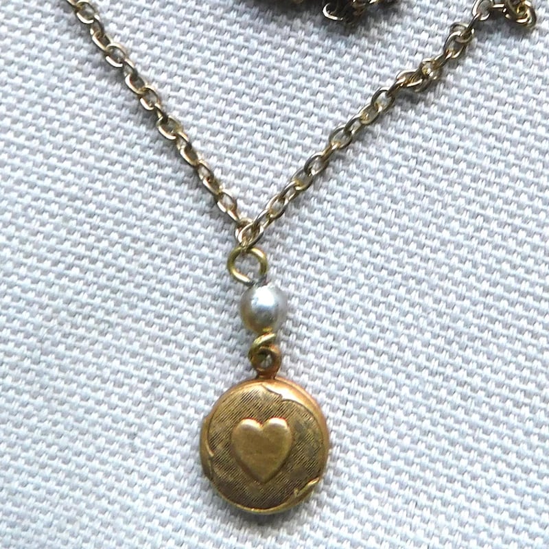 Tiny Vintage Locket - Etsy