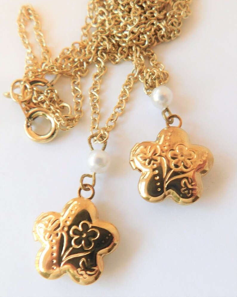 BESTIES FOREVER Two Gold Vintage Etched Flower-shaped Lockets/charm ...