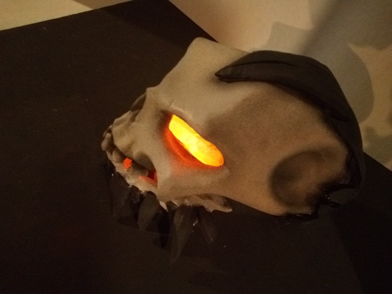 Sea of Thieves-Captain Flameheart Skull | Etsy