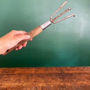Vintage Garden Hand Tools Hand Claw Rake Gardening Tool Greenhouse ...
