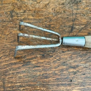 Vintage Garden Hand Tools Hand Claw Rake Gardening Tool Greenhouse ...