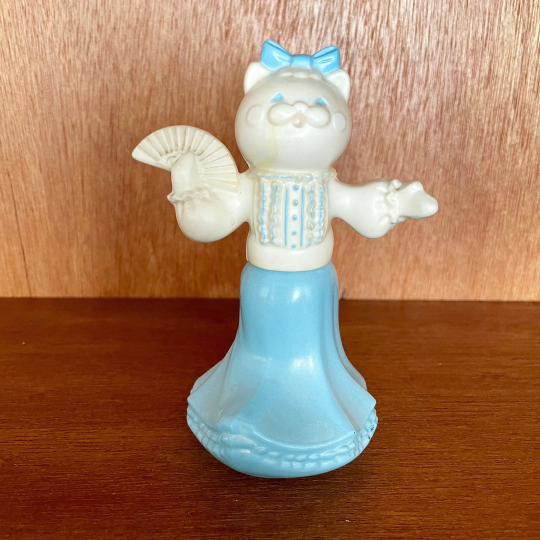 Vintage Avon Felina Fluffles Pretty Kitty First Flowers Scent Cat Eau ...