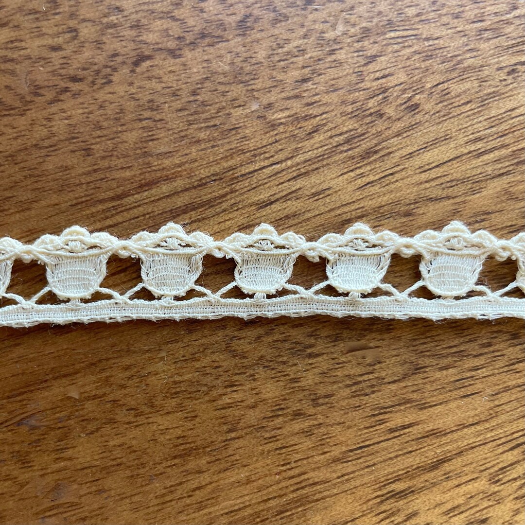 Vintage Antique Cream Crest Crocheted Lace Trim Edging (1.75 Metres ...
