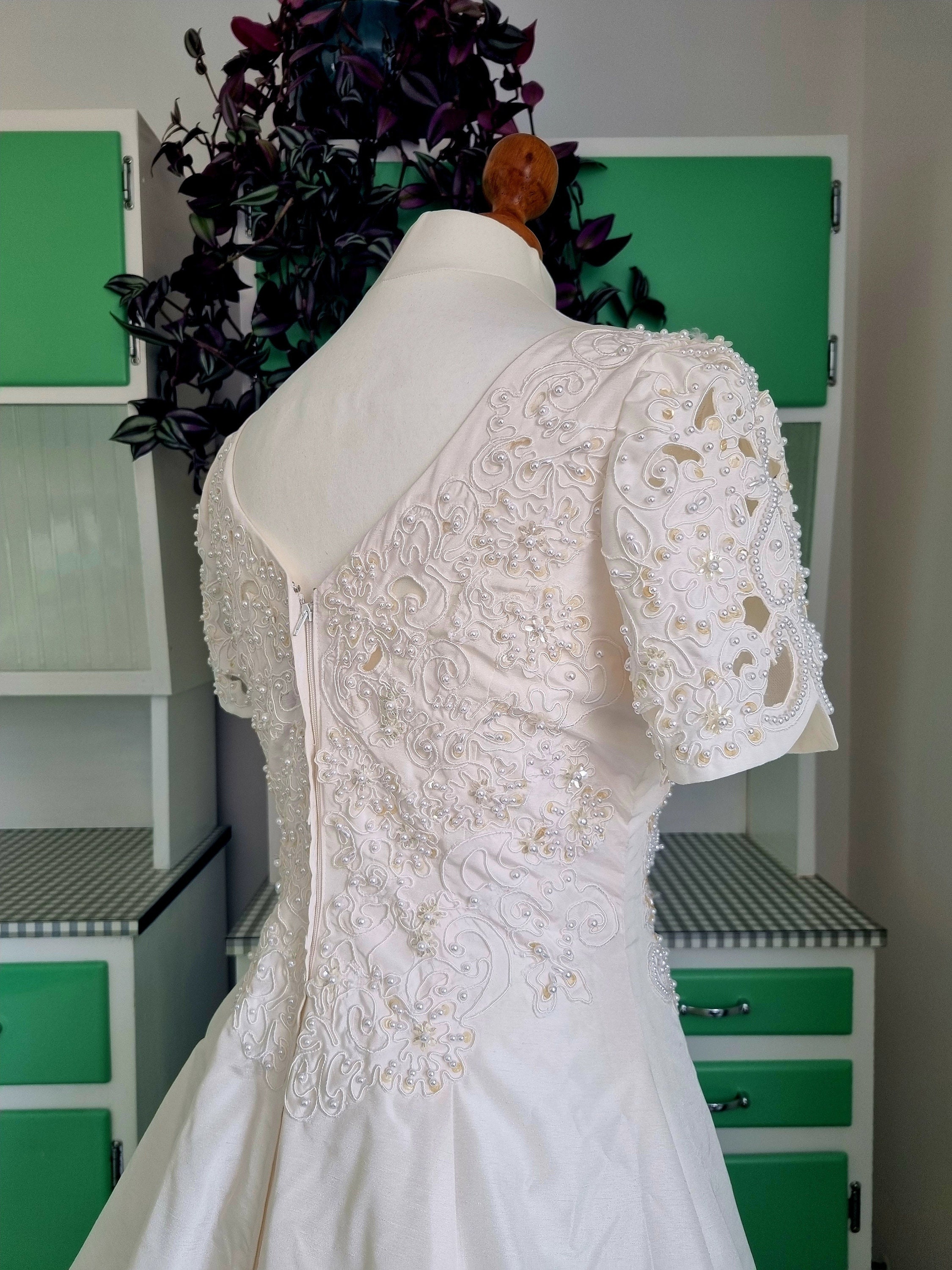 The Lillian Wedding Dress by Benjamin Roberts. A-line, Lace Vintage ...