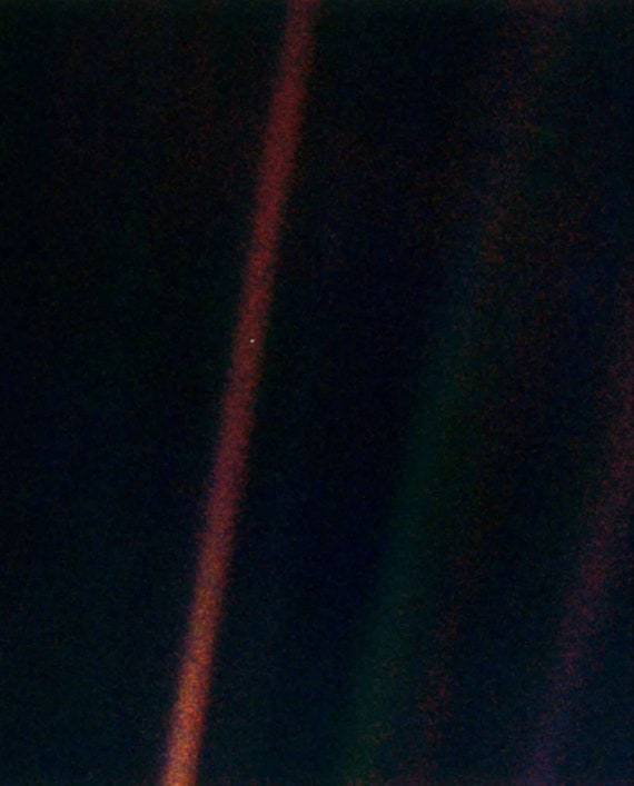 Voyager 1 Pale Blue Dot