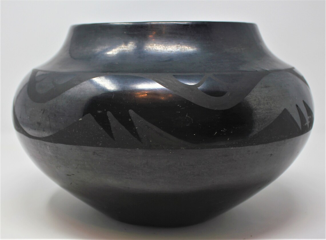 Truly Magnificent Large Signed Maria Martinez Black Pot From the 1920s ...