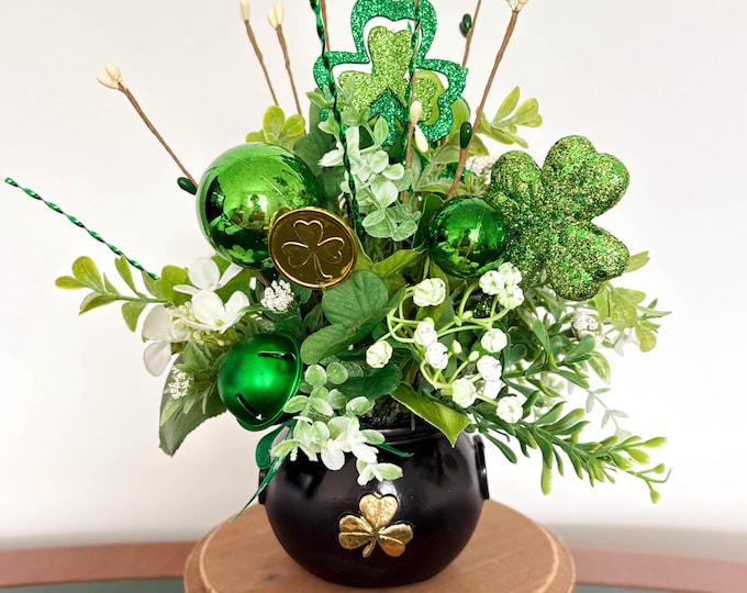 Shamrock Floral Arrangement, St. Patrick's Day Table Decor - Etsy