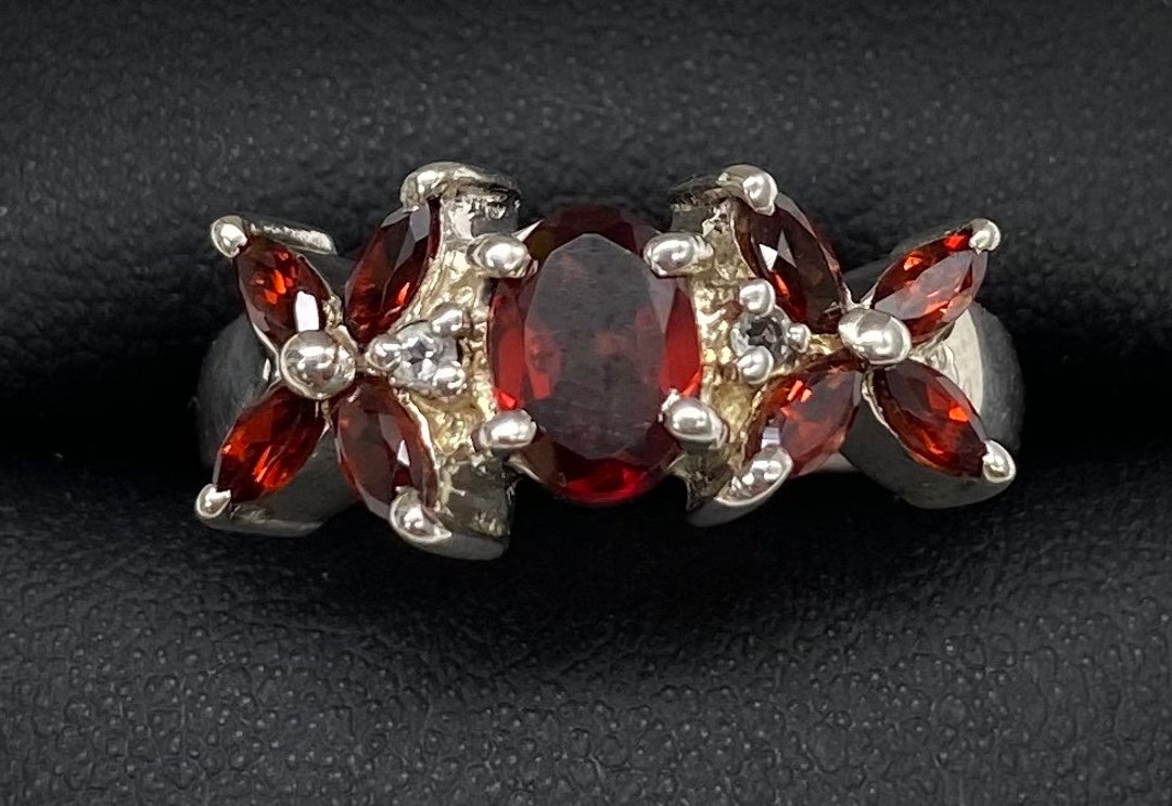 Vintage Sterling Silver Garnet Ring Size 7.25 - Etsy