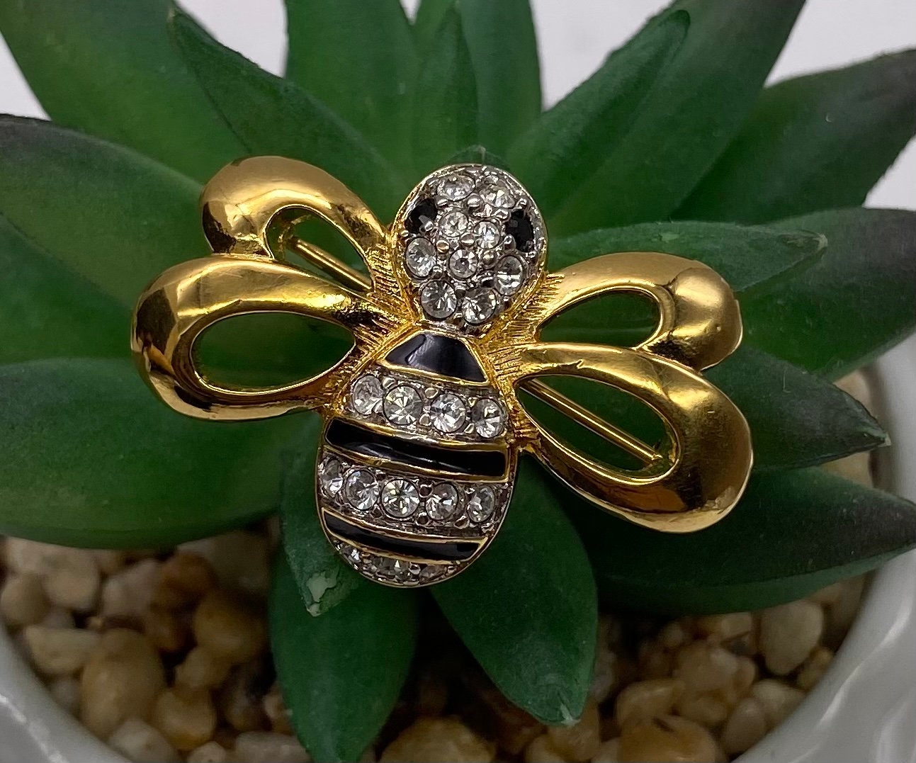 Swarovski calathe Crystal Bee Pin Vintage